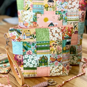 Pretty Posies Pouch - Cottage Charm Quilt Pattern: Zippered Patchwork Design (paper Pattern) - Etsy