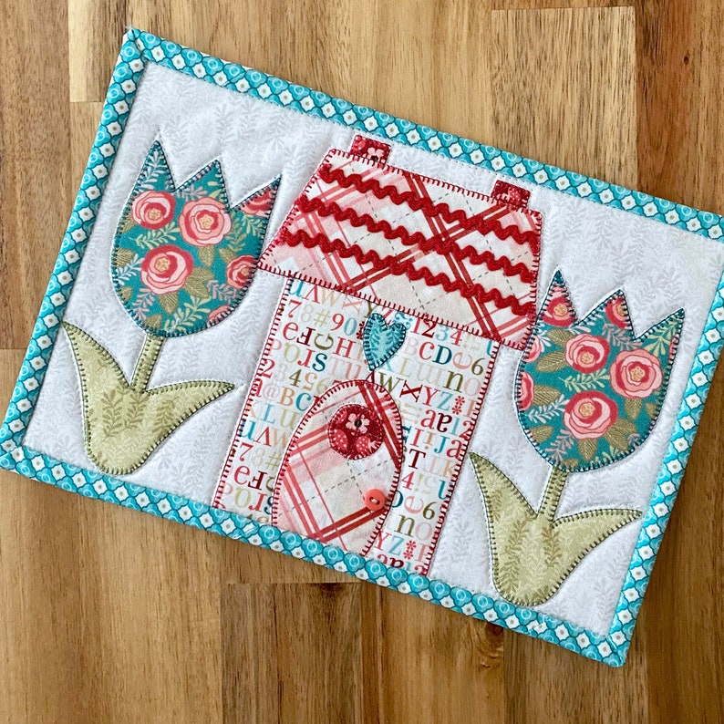 Tulip Table Runner and Alphabet House Mug Rugs Quilt Pattern | Etsy