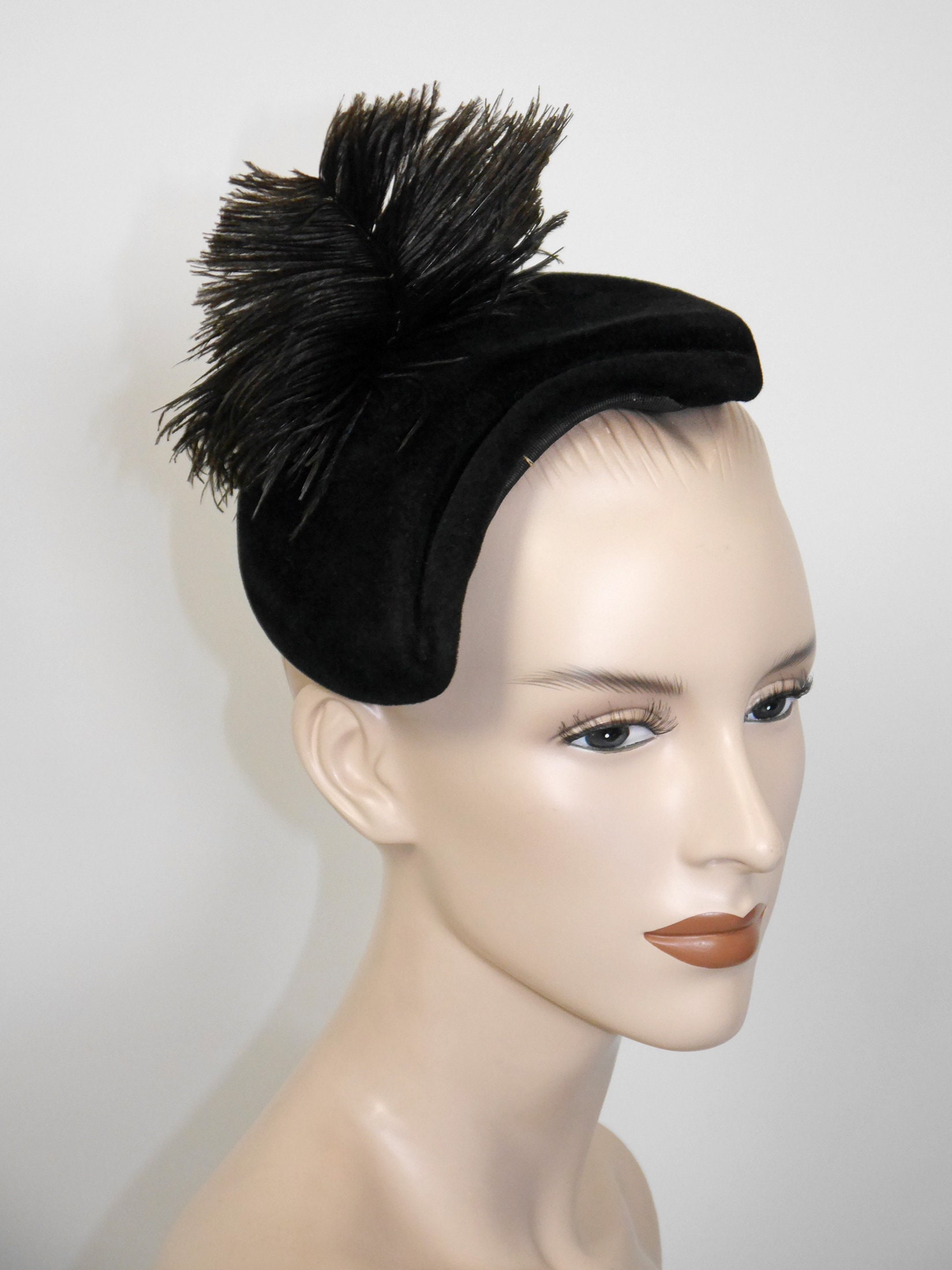 CHRISTIAN DIOR 1940s 1950s Vintage Dark Brown Velvet Hat W/ Ostrich ...