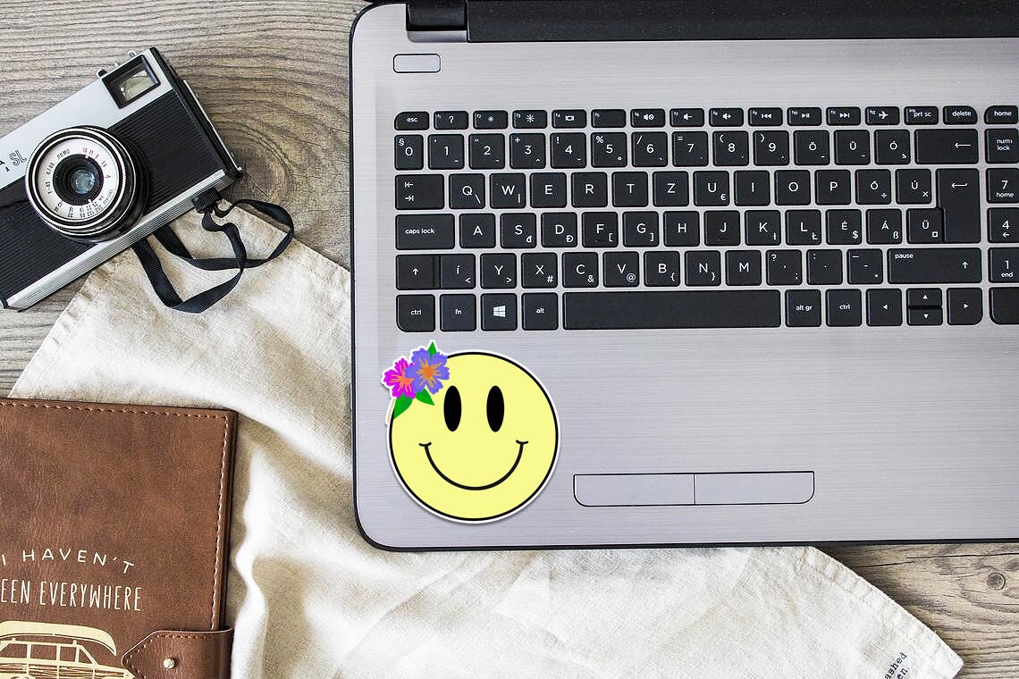 Happy Face Sticker | Smiley Face Vinyl Sticker | Happy Car Decal ...