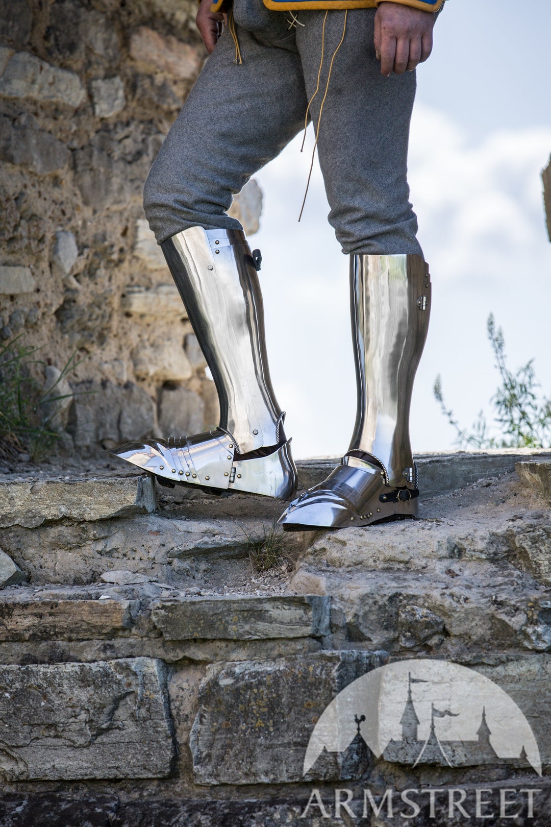 Armstreet XV Century Gothic Anatomically Shaped Full Greaves Knight ...