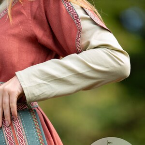 Armstreet Medieval Linen Overdress With V-neck ilse the Bright Viking ...