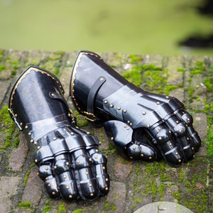 Armstreet 15th-century Knight Finger Gauntlets the Kingmaker LARP SCA ...