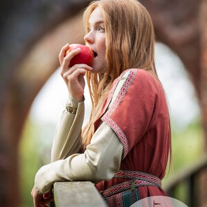 Armstreet Medieval Linen Overdress With V-neck ilse the Bright Viking ...