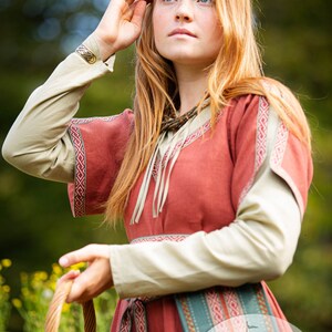 Armstreet Medieval Linen Overdress With V-neck ilse the Bright Viking ...