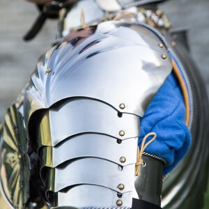 Armstreet Gothic Pauldrons With Ornate Rondelle Shoulders With Ornate ...