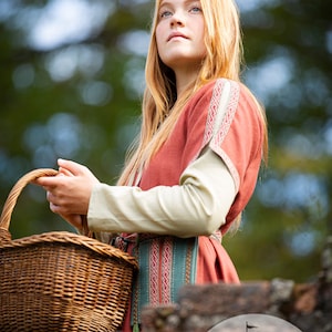 Armstreet Medieval Linen Overdress With V-neck ilse the Bright Viking ...