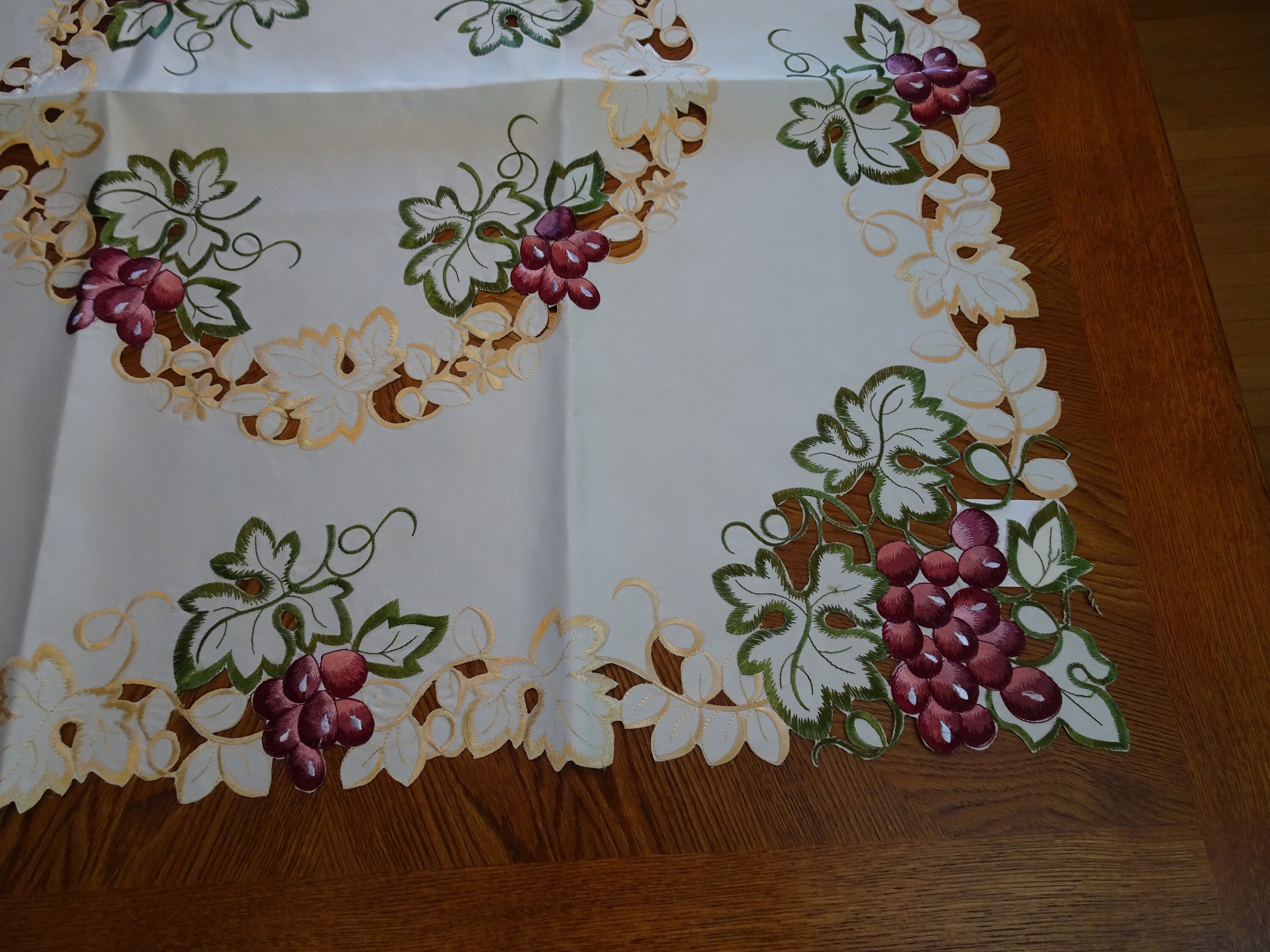 Embroidered Grapes Cutout Tablecloth, Vintage Stitched Fruit on Vines ...