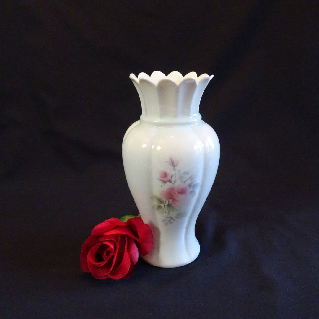 Donegal Parian Irish Rose Lifford Floral Vase, Vintage Pink Roses ...