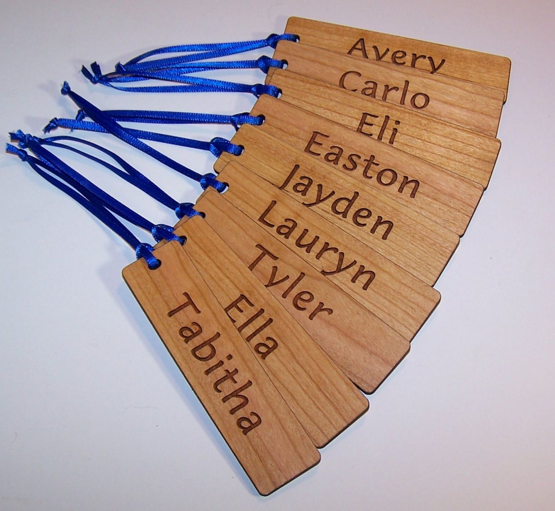 100 Assorted Wood Bookmarks With Names Engraved and Ribbons - Etsy