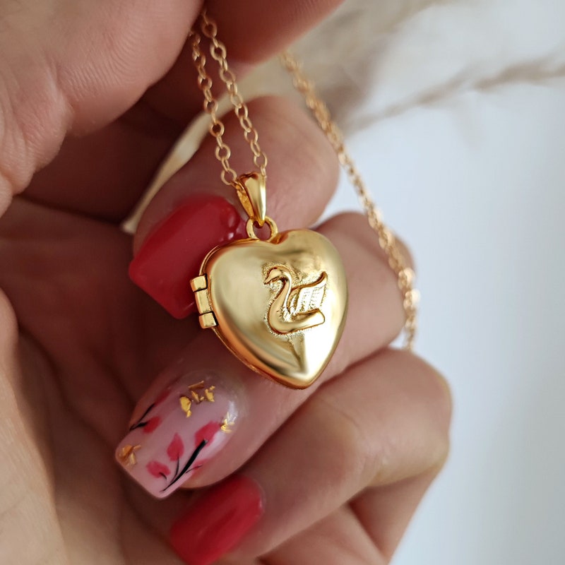 Swan Princess Locket - Etsy