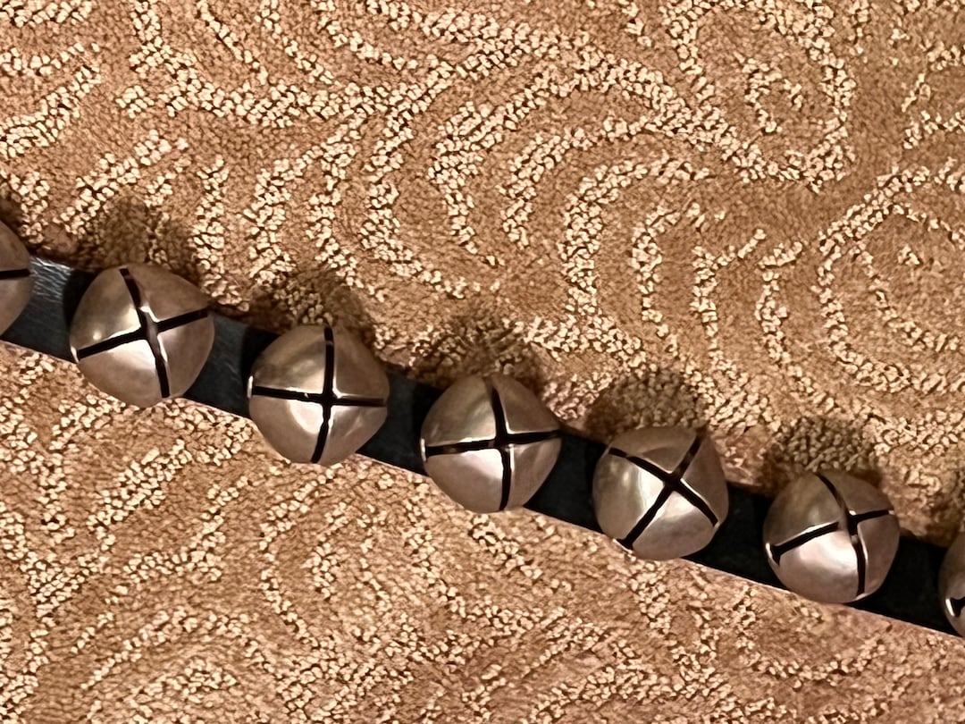 Vintage Brass Style Sleigh Bells, Leather Strap,nostaligic Christmas,collectible Sleigh Bells ...