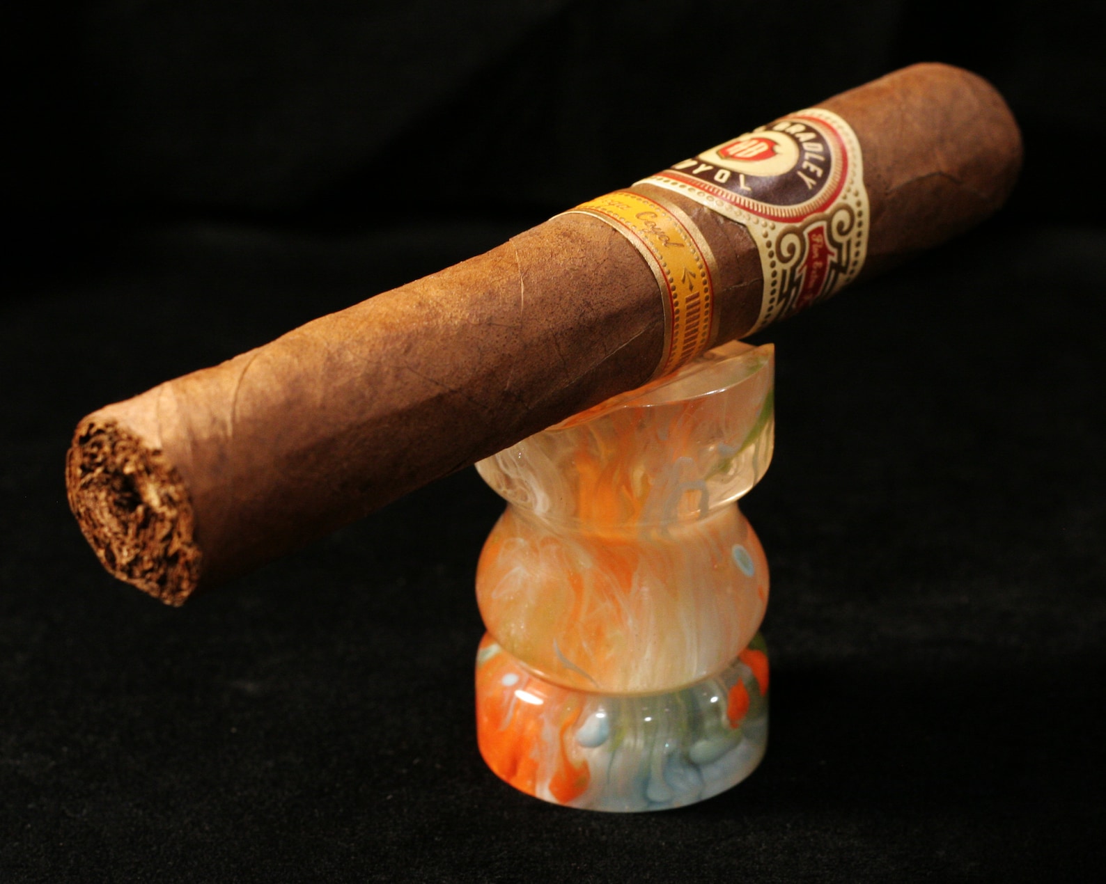 THE CIGAR ROOK 7 Custom Colors Cigar Smoking Stand Prop - Etsy