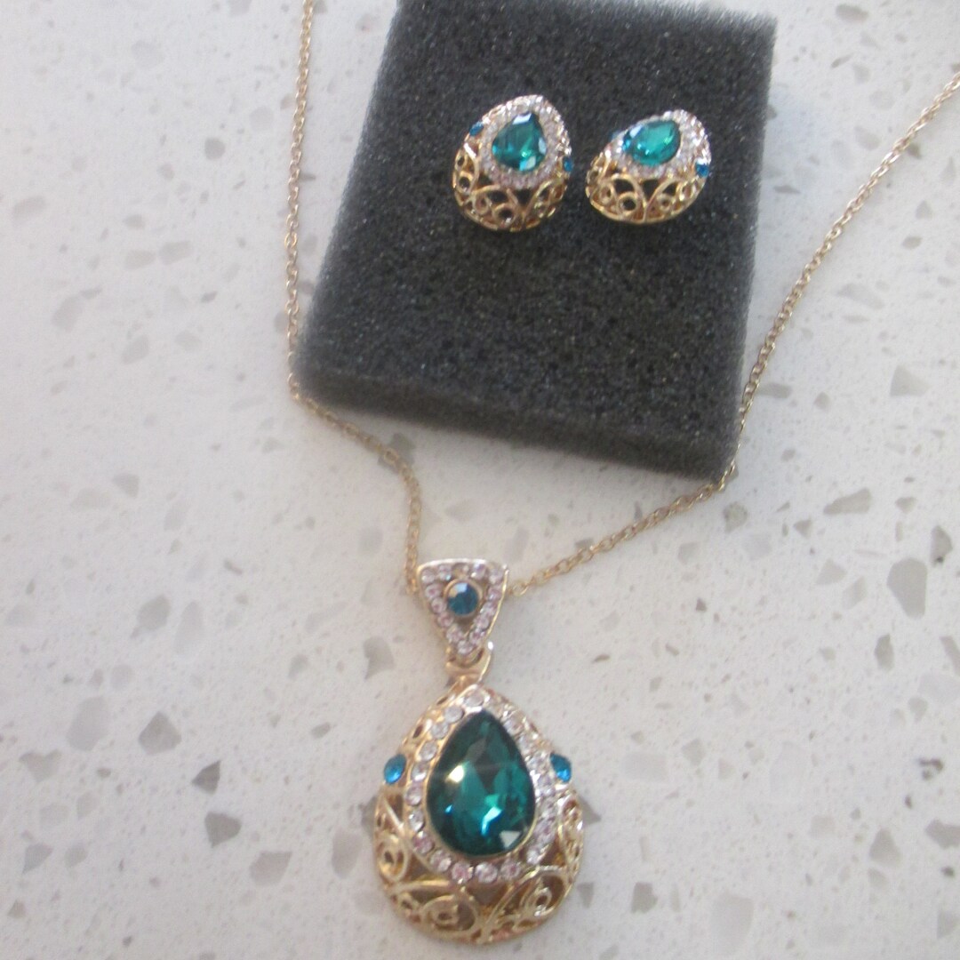 Emerald Green Tear Drop Rhinestone Pendant & Earrings Jewelry Set ...