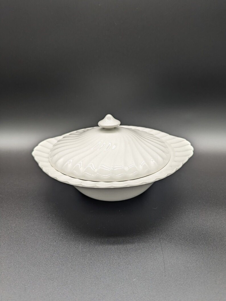 Johnson Brothers Regency 10 Round Covered Vegetable Dish White England ...