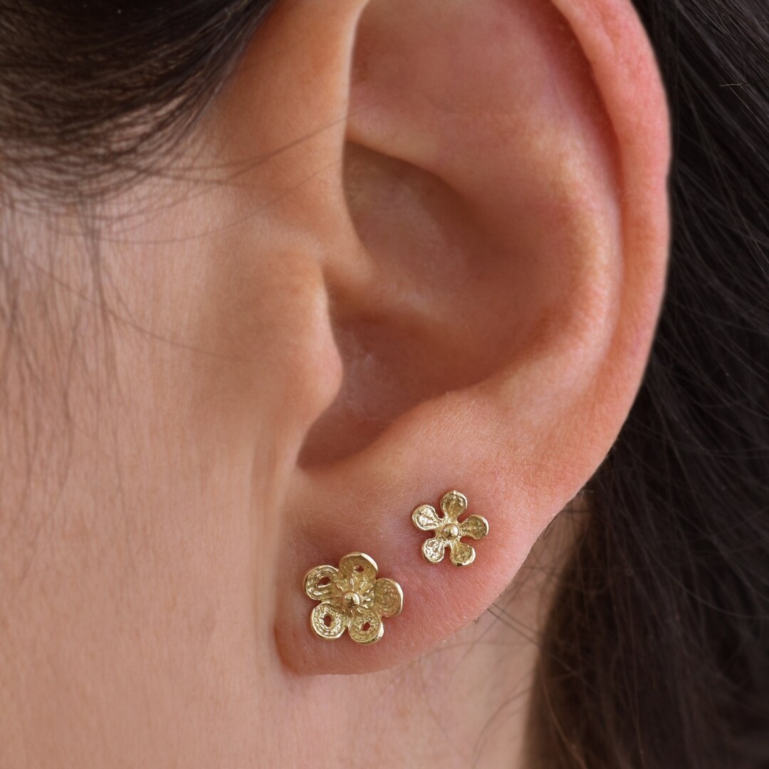 14k Solid Gold Flower Stud Earrings, Handmade Filigree - Etsy