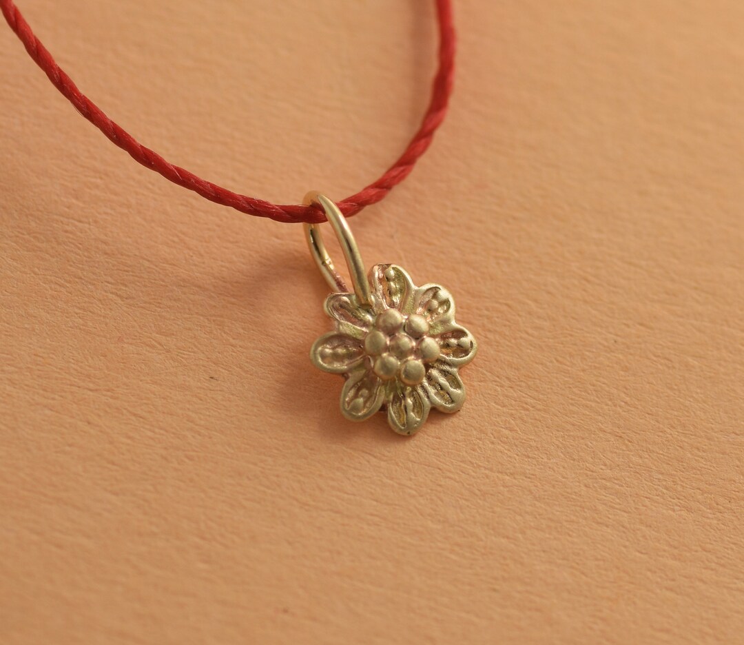14k Solid Gold Daisy Pendant Necklace, Tiny Charm - Etsy