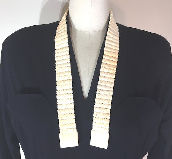 1940s cream colored celluloid belt - size medium - 19… - Gem