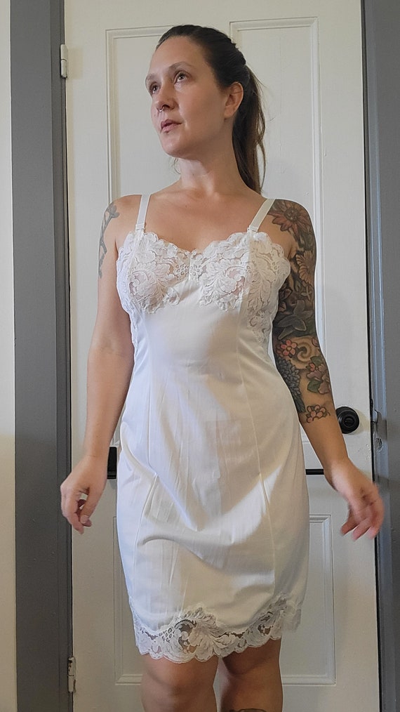 Vintage Wonder Maid Lace Gem