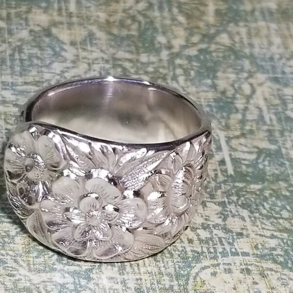 Repousse Ring - Etsy