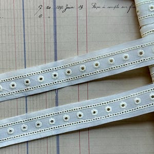 Vintage French Delicate Light Ivory Floral Bobbin Lace Trim 1 Yard Made ...