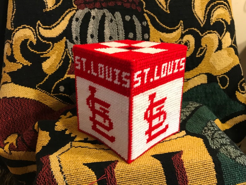 Cardinals Tissue Box Cover - Etsy
