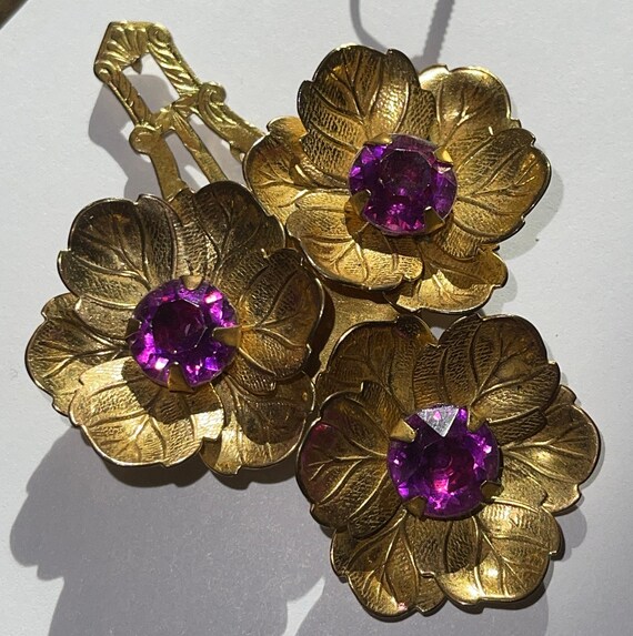 Great gift! Vintage Triple Flower Huge Fuchsia Facete… - Gem