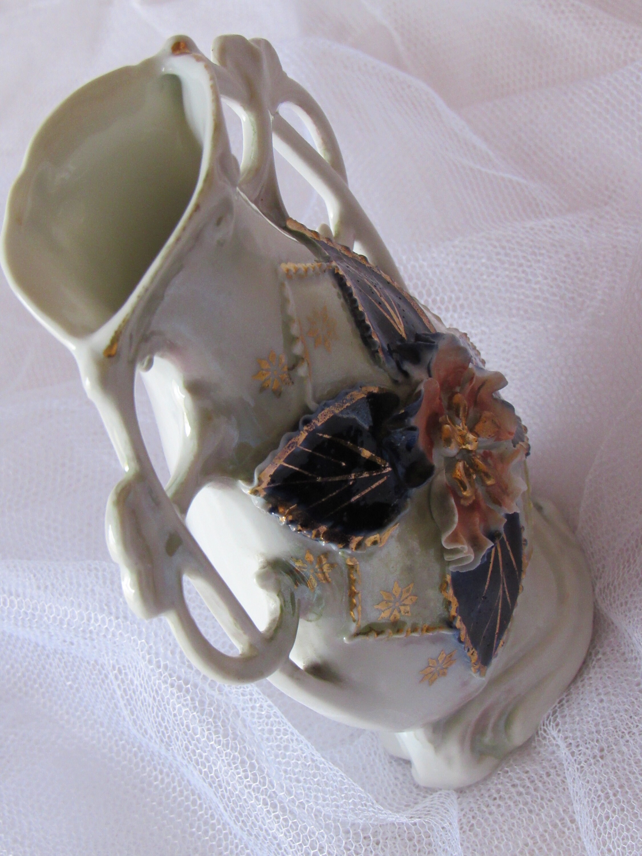 Vintage Bud Vase, White Urn Style, Blue Leaves, Pink Flowers, Gold ...