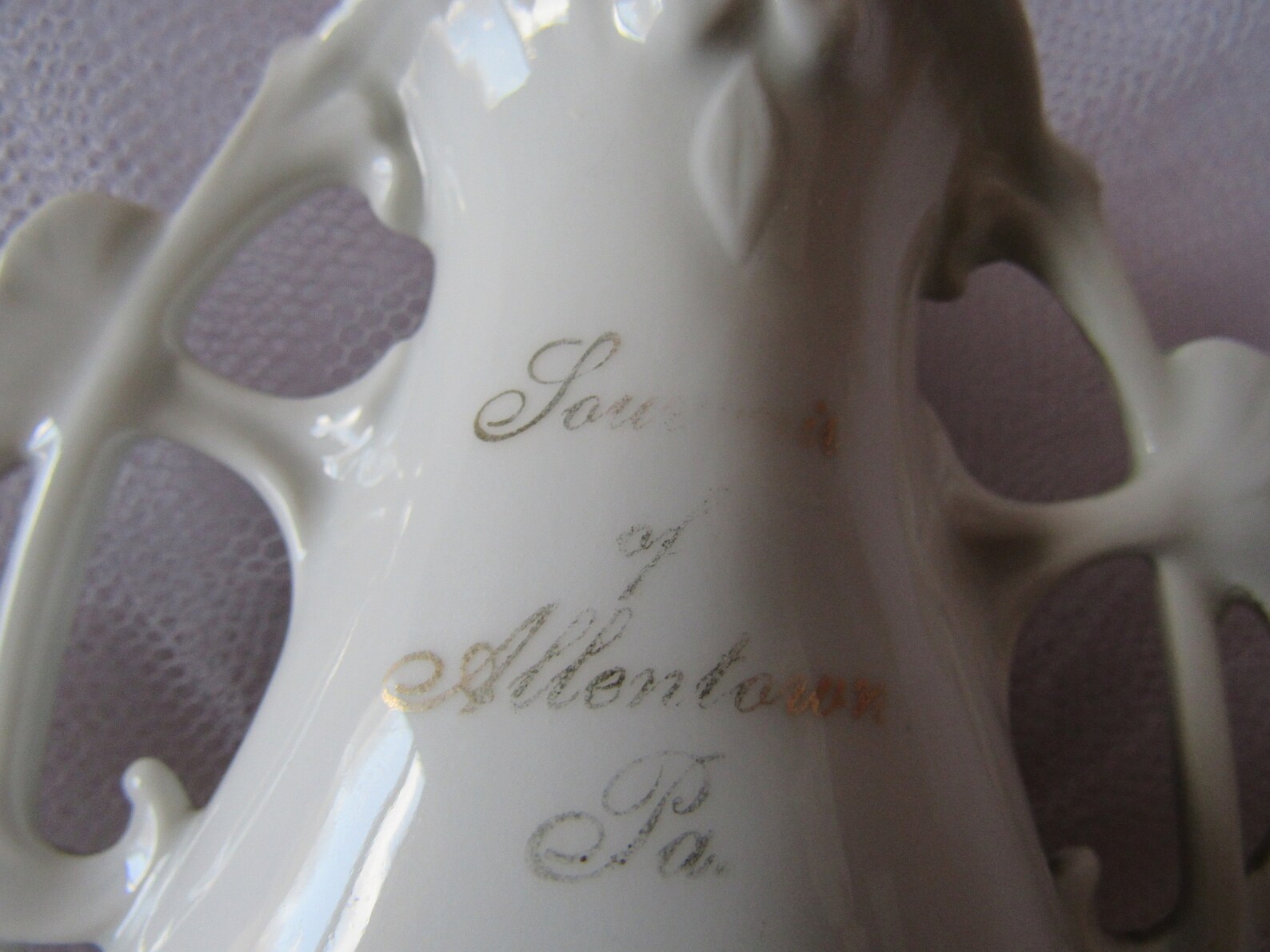 Vintage Bud Vase, White Urn Style, Blue Leaves, Pink Flowers, Gold ...