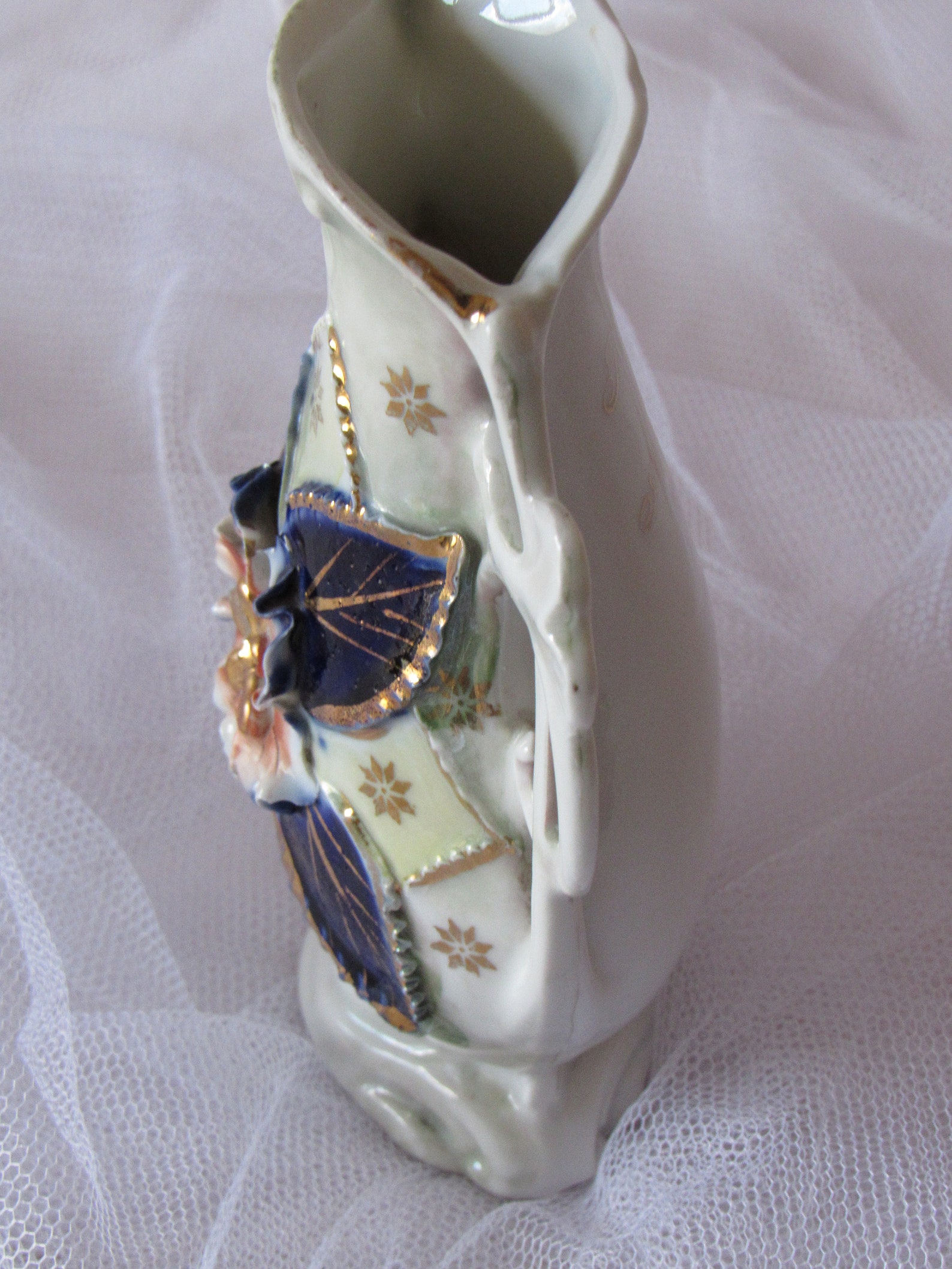 Vintage Bud Vase, White Urn Style, Blue Leaves, Pink Flowers, Gold ...