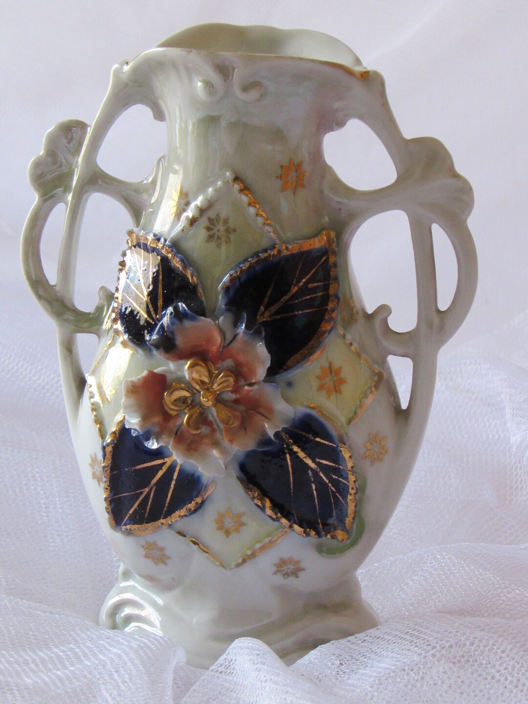 Vintage Bud Vase, White Urn Style, Blue Leaves, Pink Flowers, Gold ...
