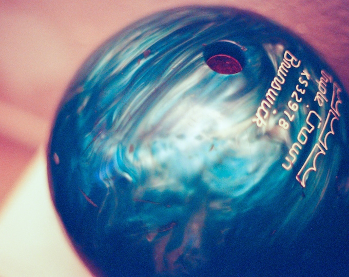 Vintage Brunswick Z Zone Bowling Ball EXCELLENT Blue, Maroon ...