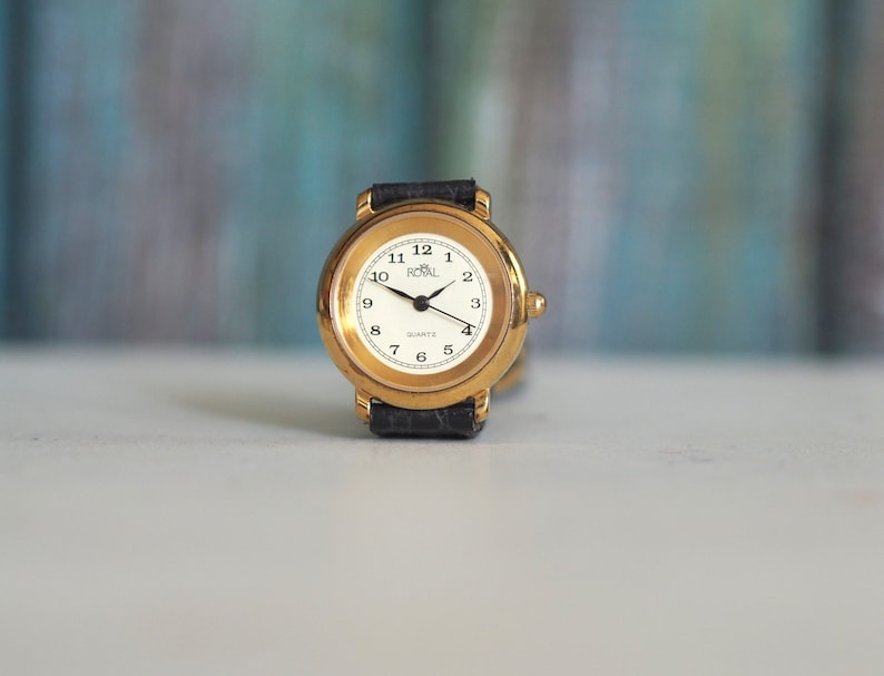 ROYAL - Vintage Ladies Swiss Made Women's Watch Royal , Vintage Swiss ...