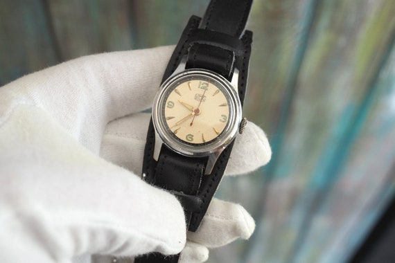 UMF Ruhla - German mechanical wind up Men's Watch UM… - Gem