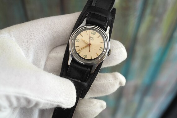 UMF Ruhla - German mechanical wind up Men's Watch UM… - Gem