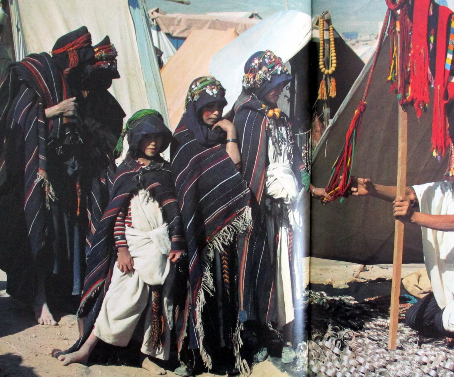 Handira Cape Cloak Wool Berber Burnus Woman Atlas Carpet Morocco ...