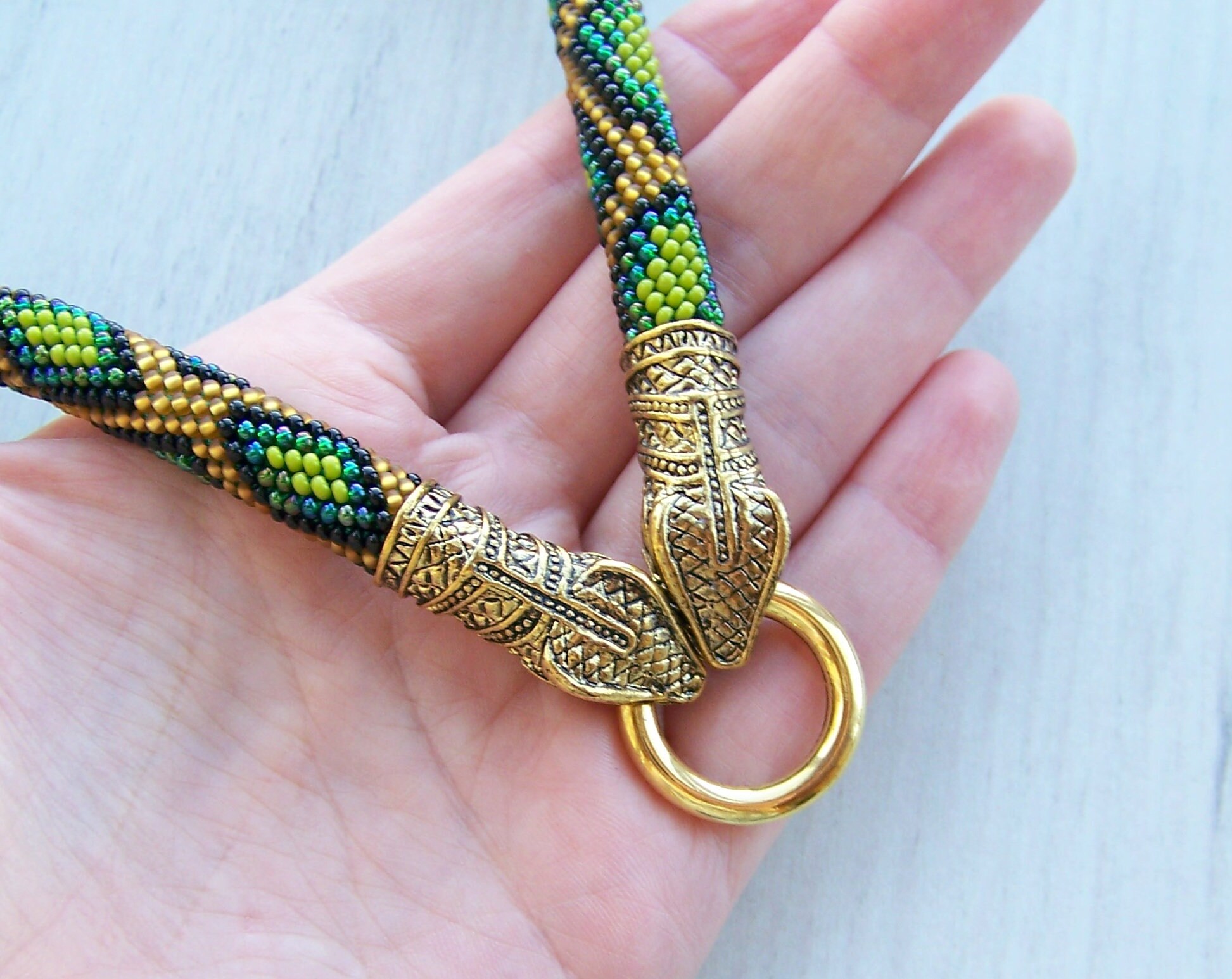 Green Snake Necklace - Glamour Shiny Serpent Chunky Necklace - Bead ...