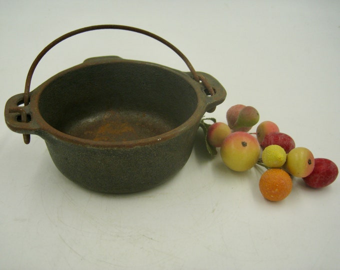 Wagner's 1891 Original Cast Iron Mini Cookware 100th Anniversary ...