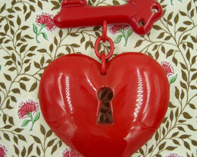 Red Bakelite "key to My Heart Brooch" (1940s - Macarthur Heart, as Seen ...