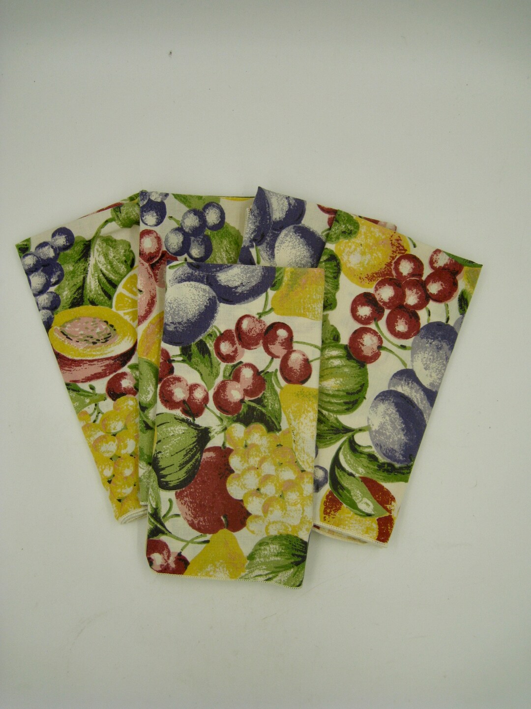 Colorful Retro-looking Fruit Graphic Napkins, Set of 5 - Etsy