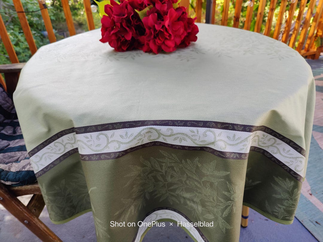 Round Easy Care Holiday Cotton Laminated Tablecloth Jacquard Fabric ...