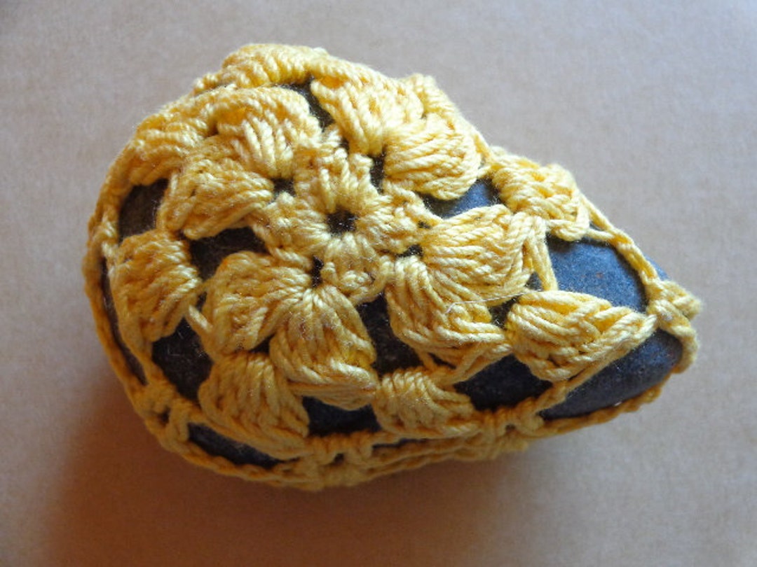 Lace Crochet Covered Natural Rock / Crocheted Stone / Desk - Etsy.de