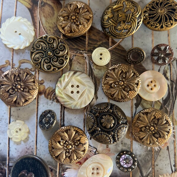 Old Buttons - Etsy