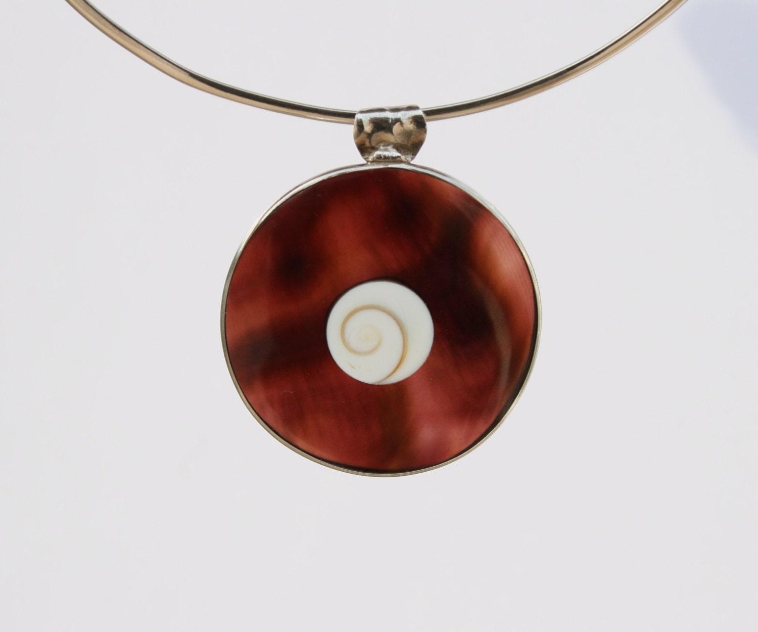 Simple and Classy Combination of Shell in Shell Bezel in Sterling ...