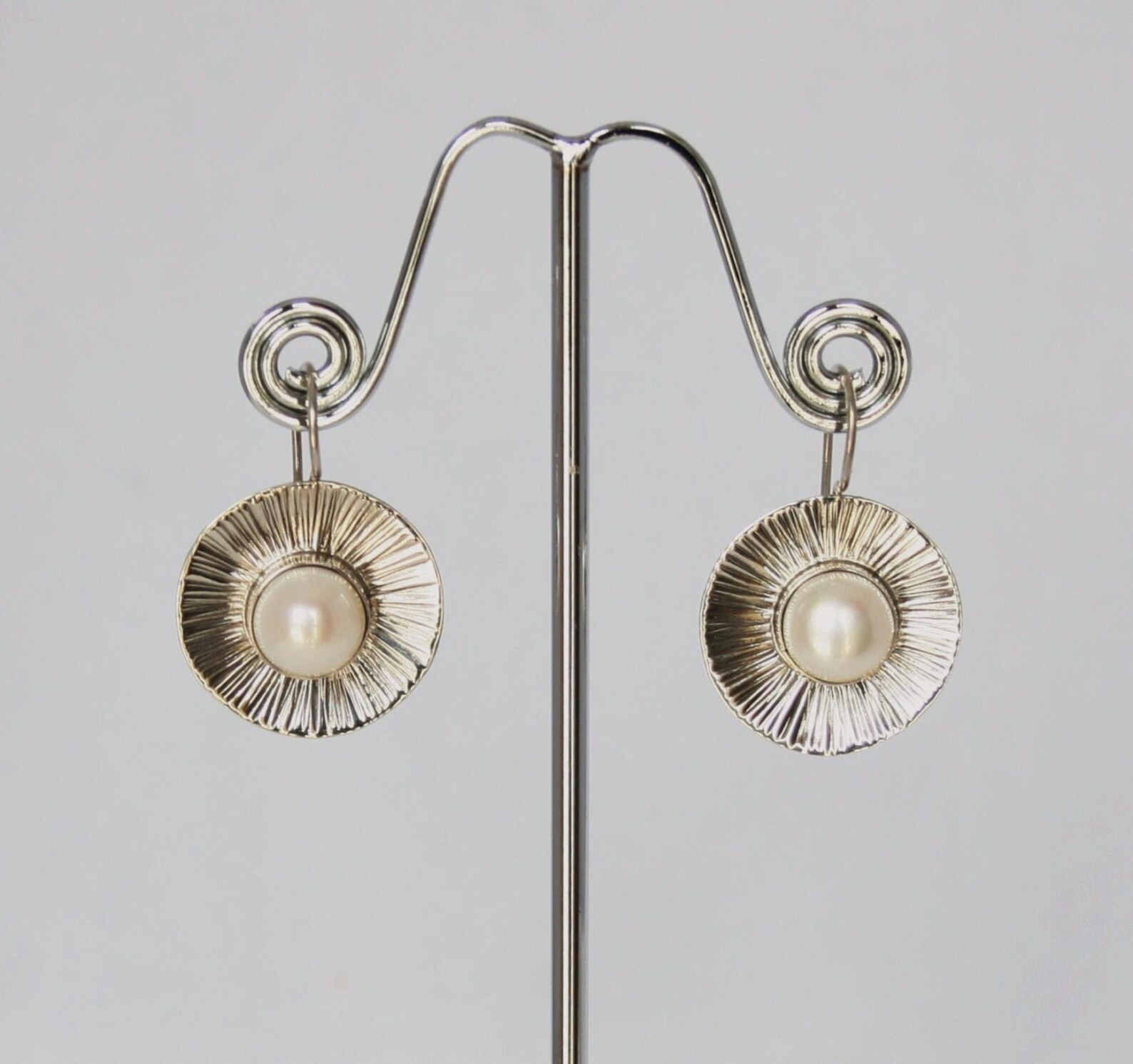 Modern Freshwater Pearl Bezel Set in Hand Hammered Sterling Silver ...