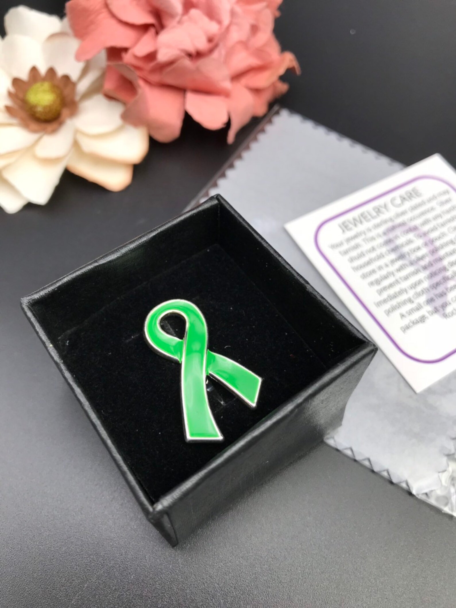 Green Ribbon / Lapel Hat Pin / Adrenal Cancer, Cerebral Palsy, Spinal ...