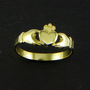 Claddagh Ring solid Gold 14 Kt Quality Made in Italy - Etsy