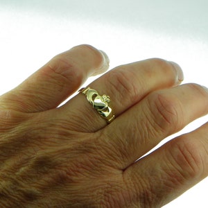 Claddagh Ring solid Gold 14 Kt Quality Made in Italy - Etsy