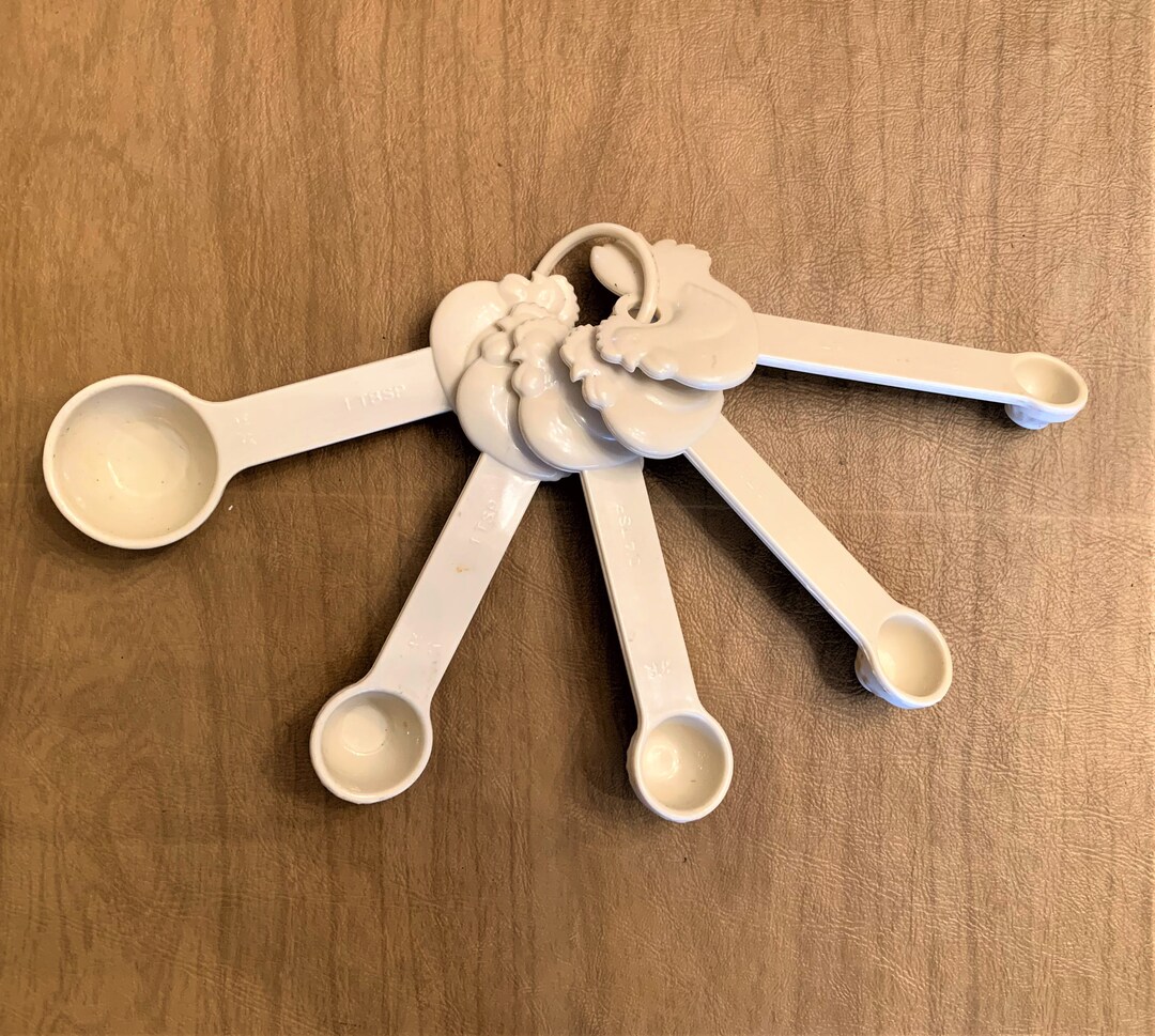 Vintage Measuring Spoons - Rooster - Chicken - off White - 5 Piece Set ...
