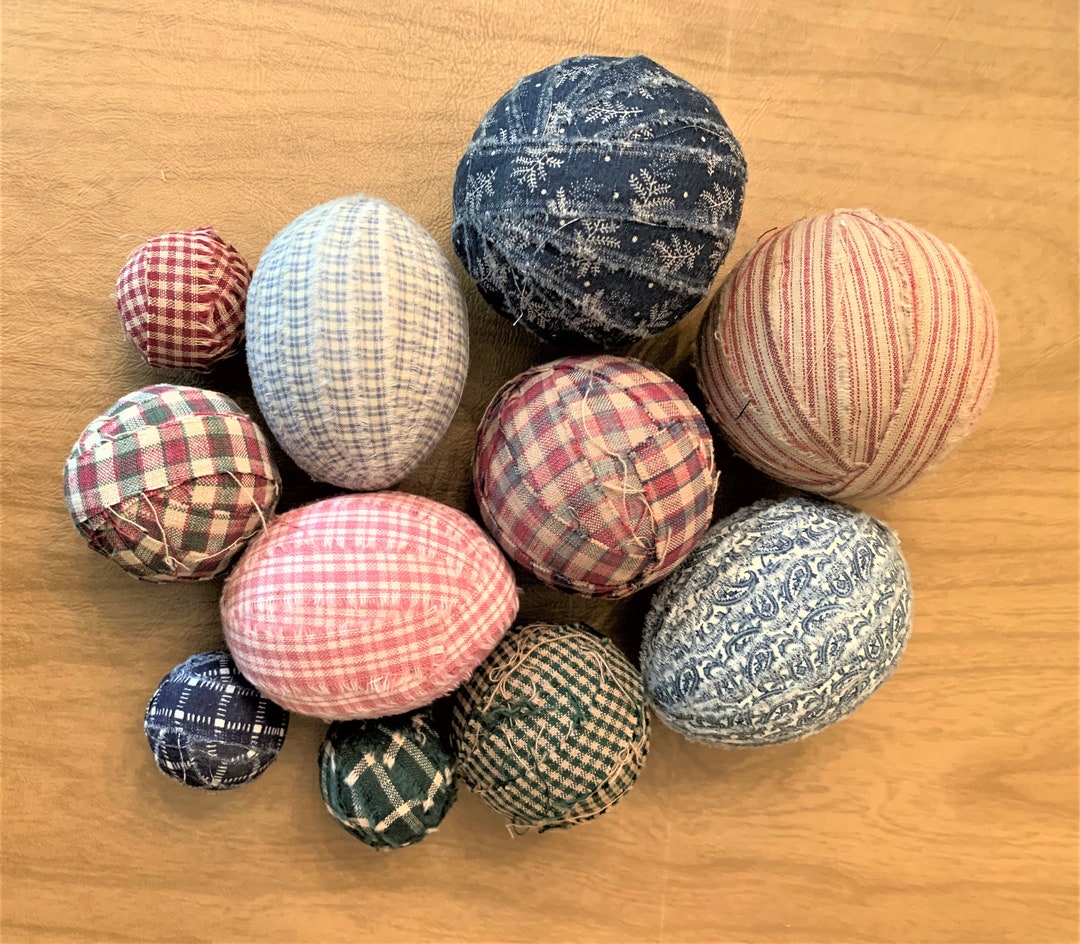 Vintage Rag Balls Red Blue Green Set of 11 Country Bowl Filler Lot ...